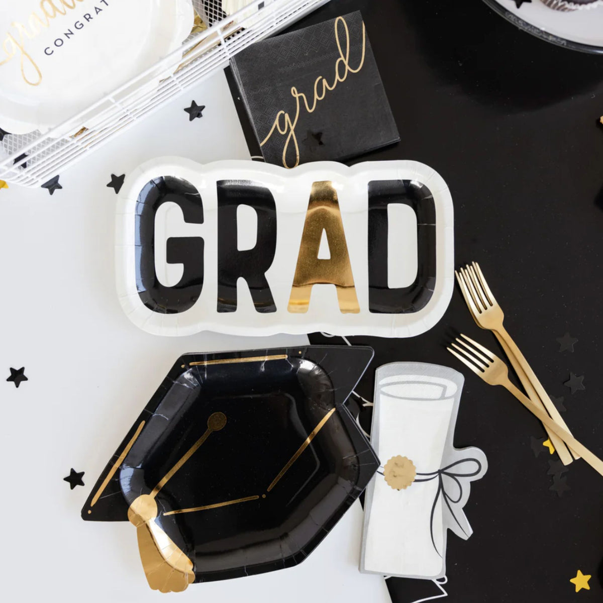 Graduation Cap Shaped Paper Party Plates | partyHAUS
