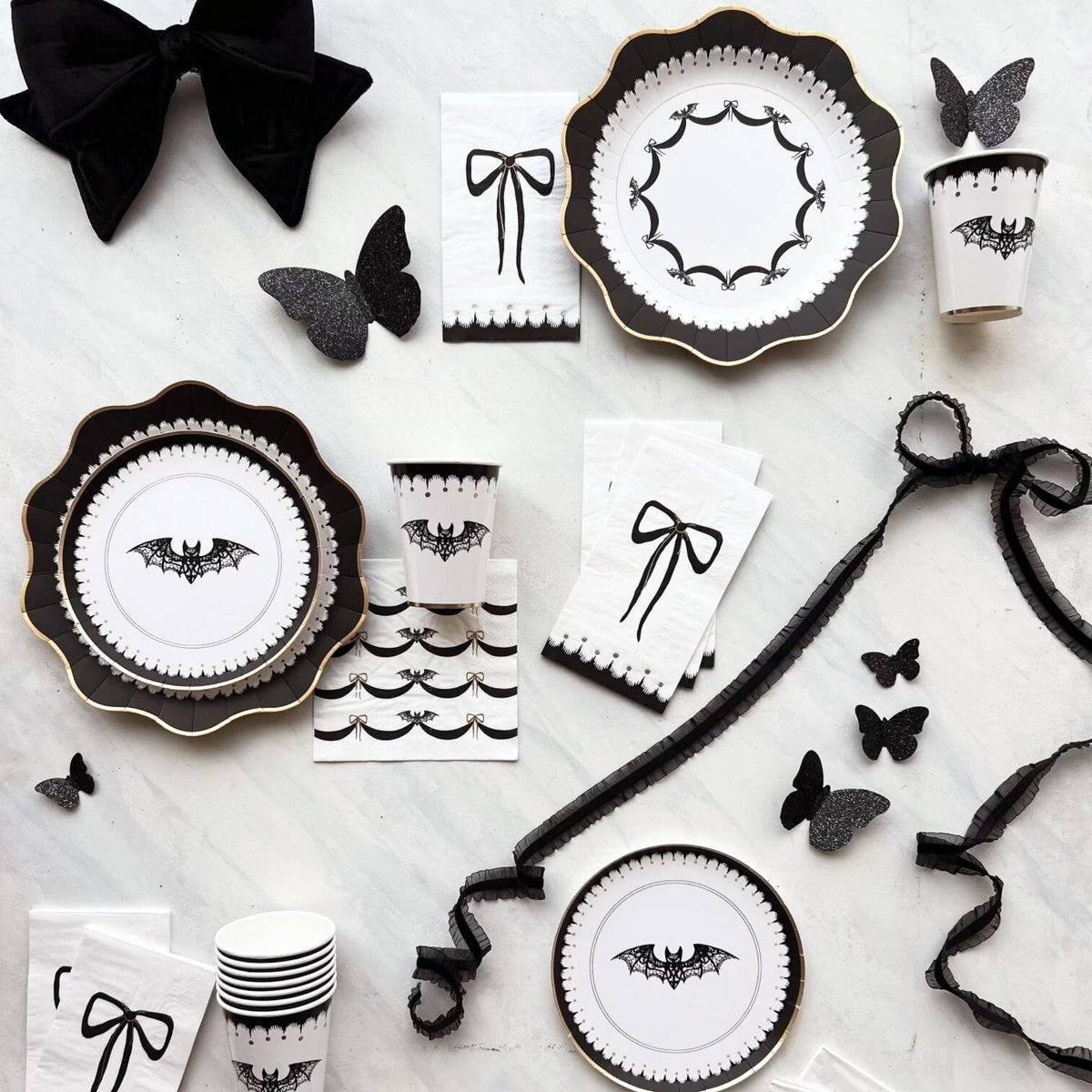 Lace Bats Halloween Paper Cups | partyHAUS