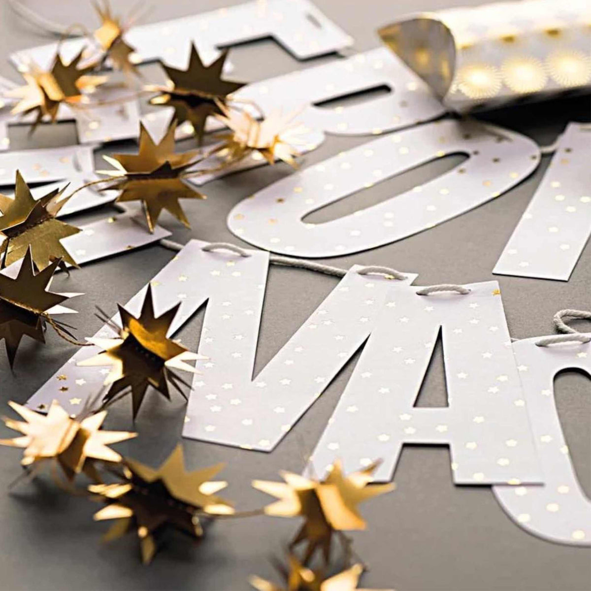 Metallic Gold Star Paper Garlands | partyHAUS